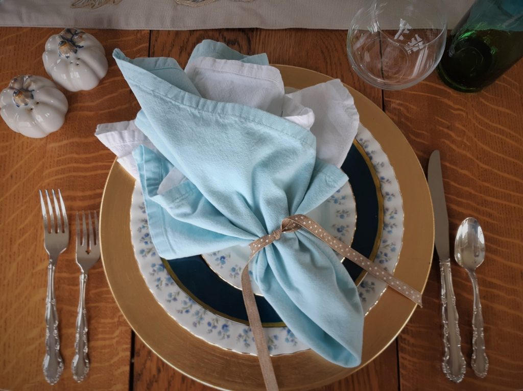 Setting the Perfect Place for Giving Thanks - Fifty-Five Plus Magazine